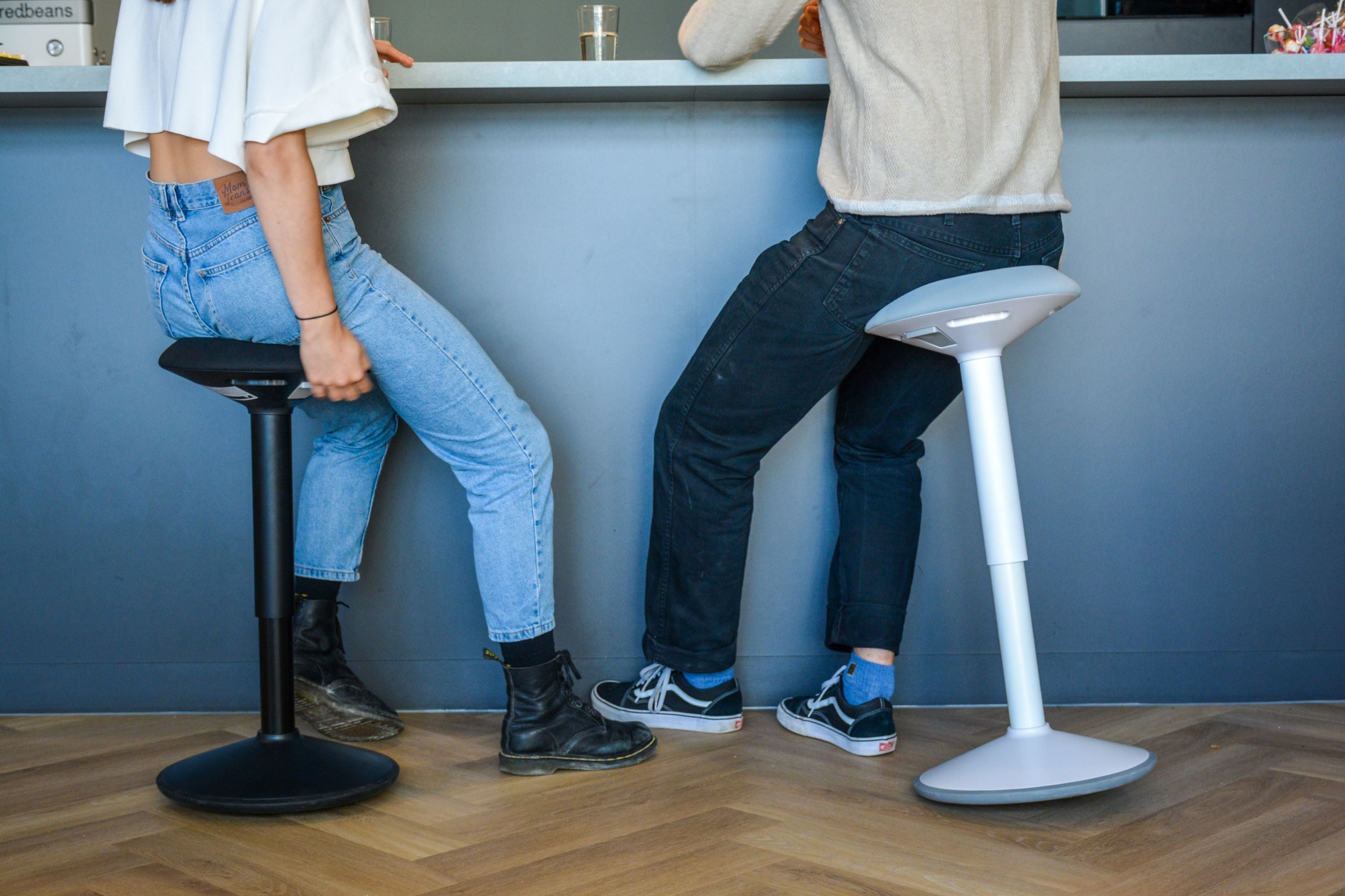 Ergonomisch Sitzen Mit Einem Ergo Hocker - Alles Was Du Wissen Musst